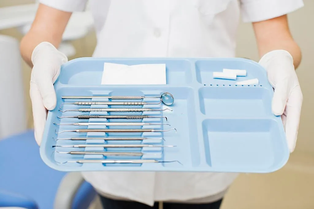 Api Clinical Trays (With Cover)